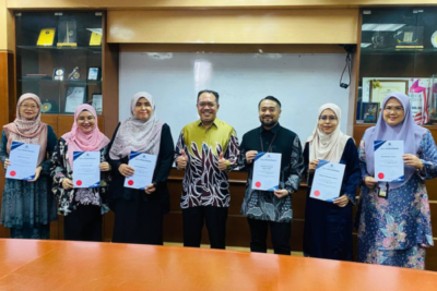 SESI PENYERAHAN SIJIL PENGANUGERAHAN STAF CONTOH BULANAN JANUARI HINGGA ...